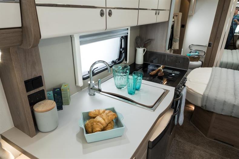 2019 COMPASS CAPIRO 554 | Nationwide Caravanning