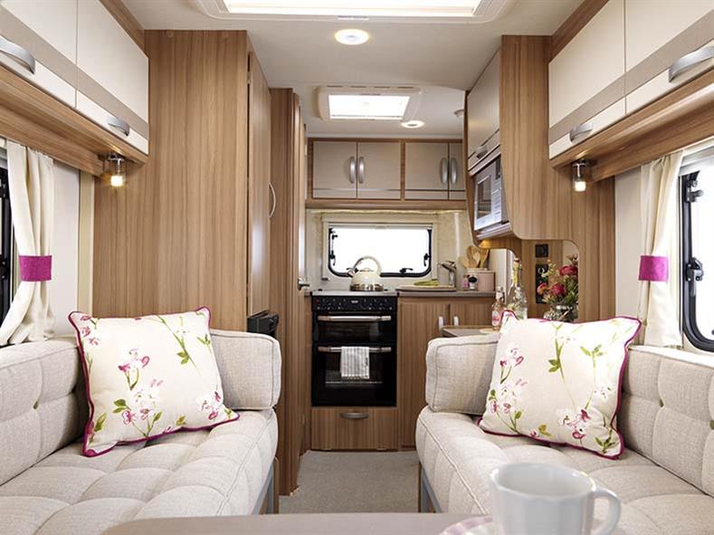 Used Lunar Ariva Caravans for sale - Used Lunar Ariva Caravans near me ...